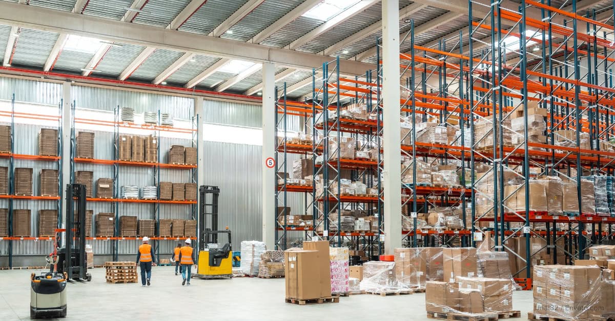 Green, Smart, and Scalable: Warehouse Optimization in 2025 - genieX